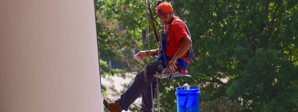 5 Tips To Cleaning High Windows Like A Pro