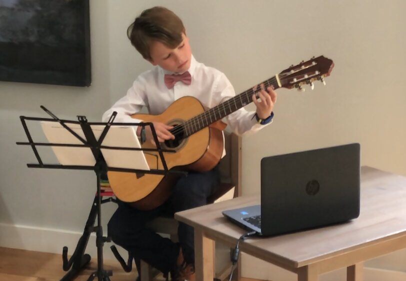 How To Learn Guitar Online Blogging Hub How To Learn Guitar Online Blogging Hub