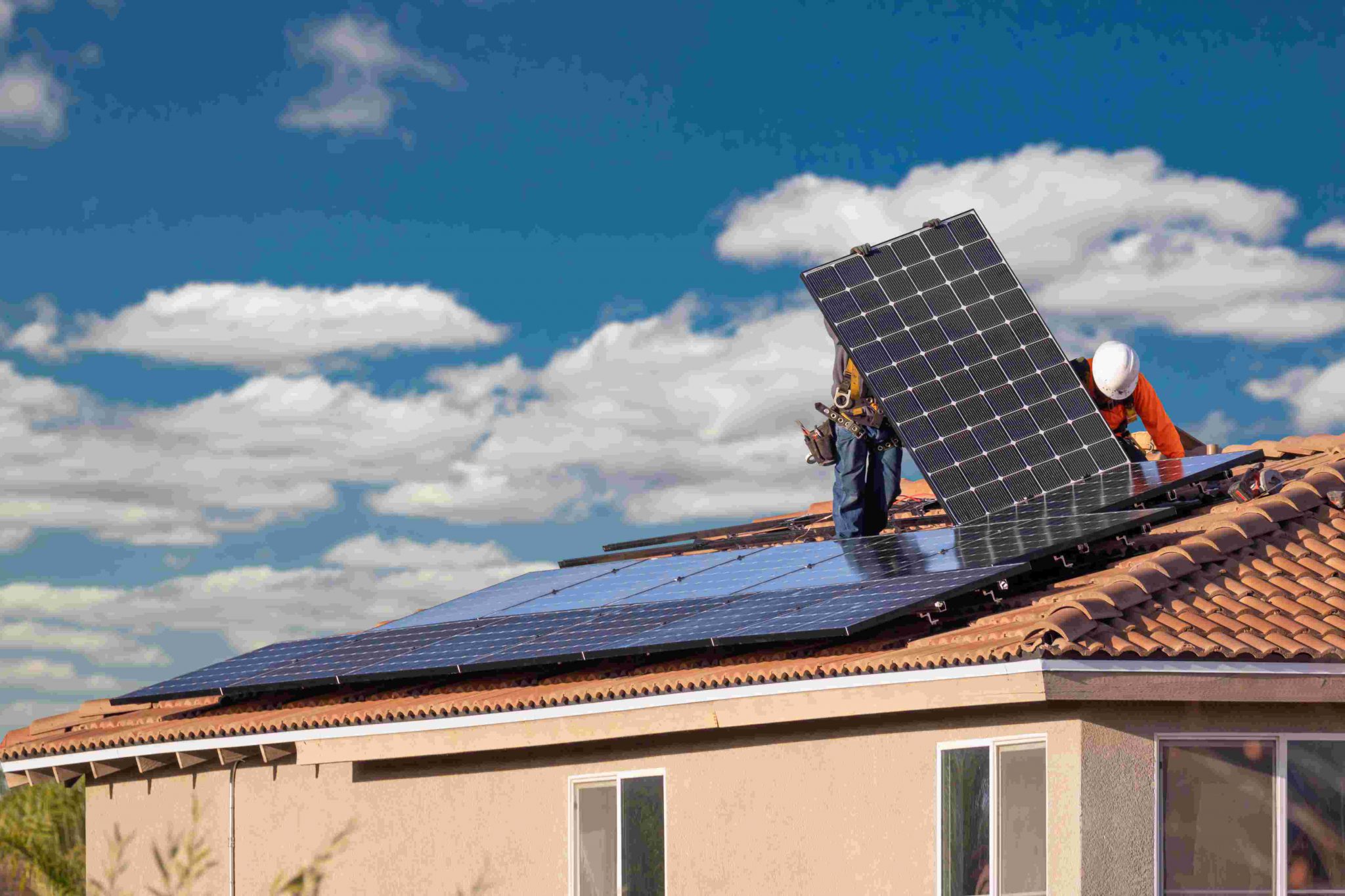 4 Reasons To Invest In Solar Energy - Blogging Hub
