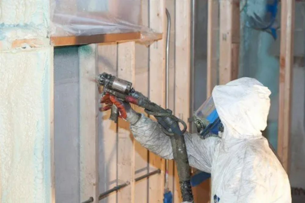 What You Should Look For When Hiring Spray Foam Contractors