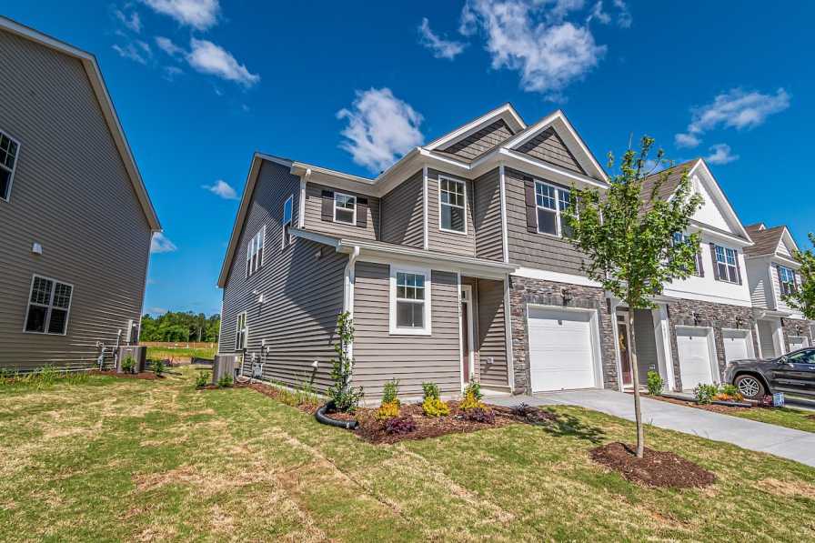 Real Estate Listings: What To Keep In Mind When Assessing Homes For Sale