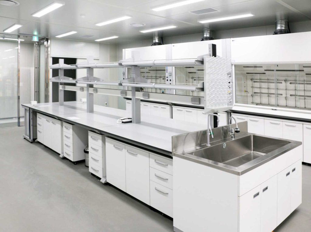 Finding The Perfect Lab Table - Blogging Hub